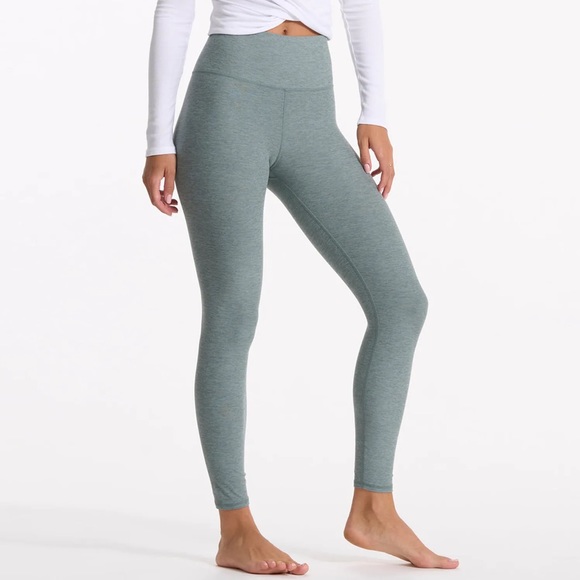 Vuori | Pants & Jumpsuits | Nwt Vuori Clean Elevation Leggings In ...